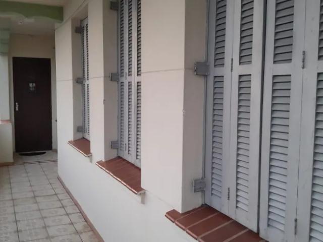 Investidores Excelente e amplo apartamento 2D LOCADO na Cidade Baixa, Porto Alegre, Com Inquilino