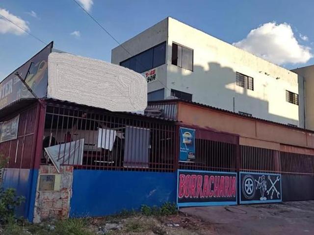 INVESTIDORES EXCELENTE PRÉDIO EM SAMAMBAIA COM DUAS LOJAS E DOIS APARTAMENTOS