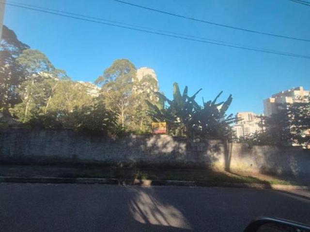 Investimento Estratégico: Terreno 1.400 m² em Região de Alta Valorização