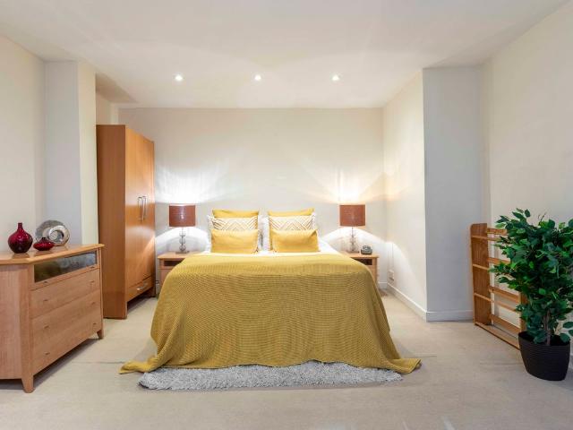 Inverness Terrace, London W2, Studio to rent, £1,950 pcm | PrimeLocation