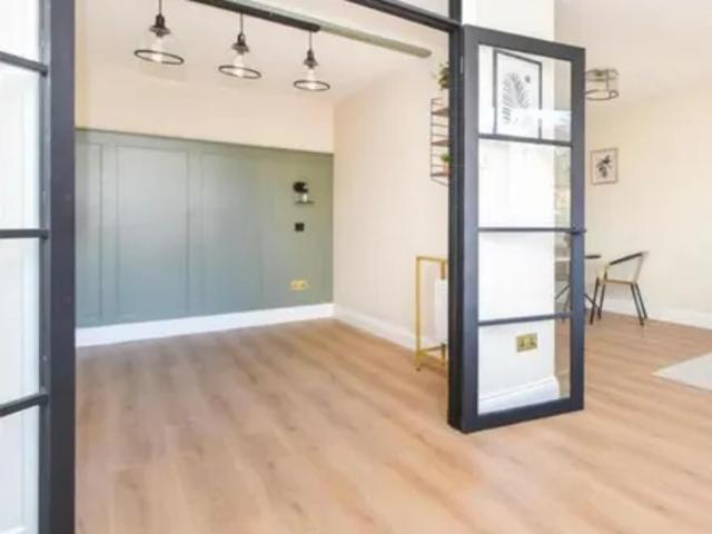 Inverey House, Holden Avenue, London, N12 8HX, United Kingdom | 1 bed apartment for rent #168076421 | Rentberry