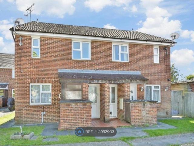 Invicta Court, Milton Regis, Sittingbourne ME10, 1 bed flat to rent, £975 pcm | PrimeLocation
