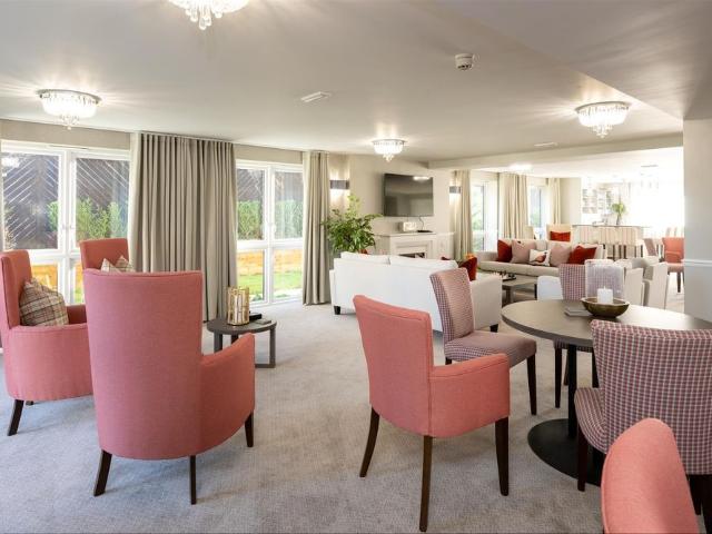 Invicta Lodge, Westwood Cross