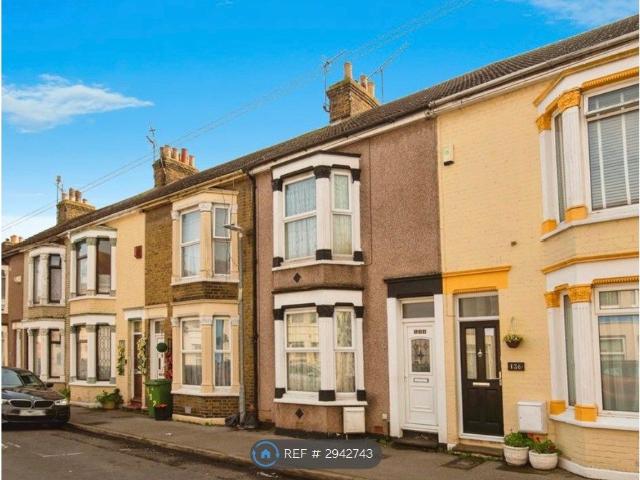 Invicta Road, Sheerness ME12, 2 bed maisonette to rent, £1,150 pcm | PrimeLocation