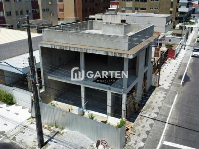 Invista no Melhor de Caiobá | Esquina Comercial com Grande Potencial