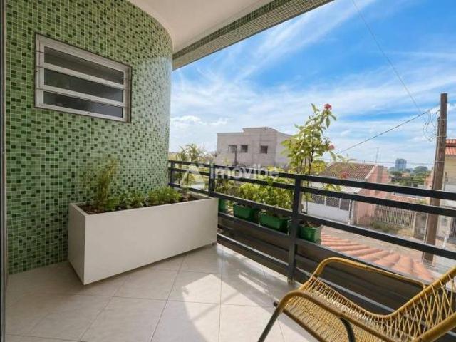 Invista em um Sobrado com Excelente Localização e Alto Potencial de Valorização