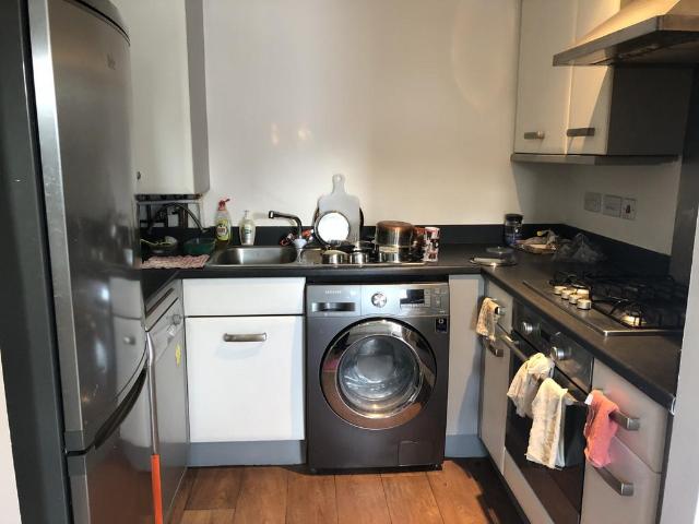 Invito House, Gants Hill Studio to rent £1,075 pcm £248 pw