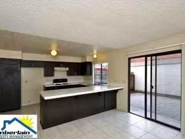 Inviting 2BD Condo in Tanglewood! 2605 Via Vera