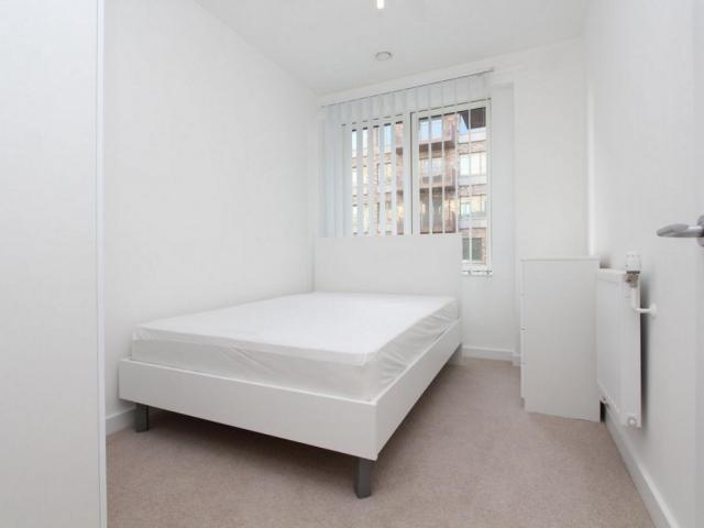 Inviting double bedroom near University of East London Has a Room