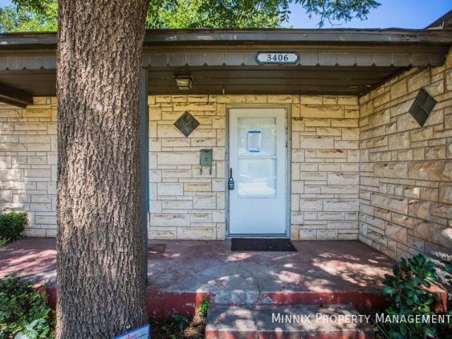Inviting Home Near Texas Tech – 3406 28th St