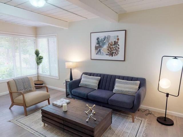 Inviting Menlo Park Home With Lovely Patio