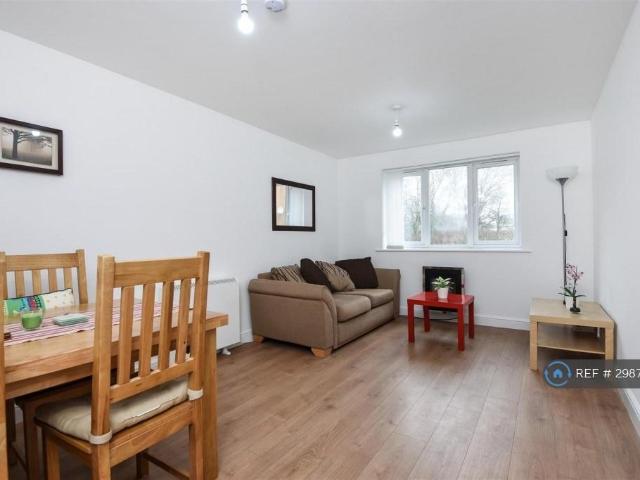 Inwen Court, London, SE8 1 bed flat to rent £1,600 pcm £369 pw