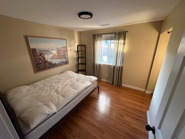 ISO Female Roommate or Short Term Renter