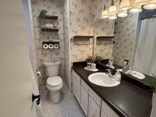 ISO Female roommate in Lansdale