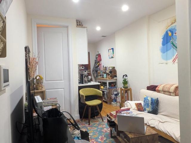 ISO Roommate for Cute Quincy St Apt