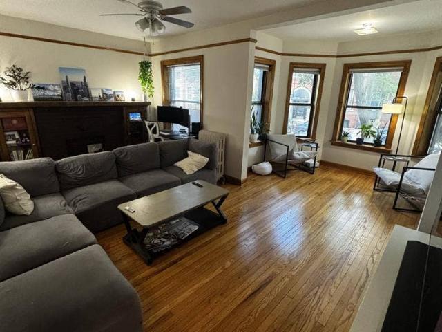 ISO Roommate Lakeview Aug 10
