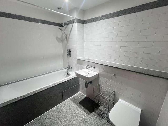 Isaac Way, Manchester, M4