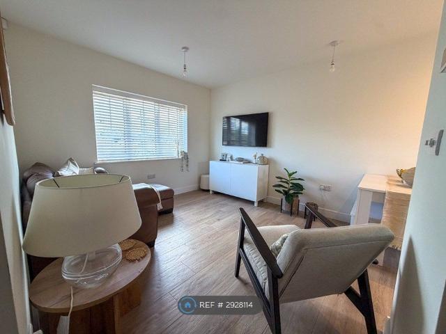 Isabel Lane, Kibworth, Leicester LE8, 2 bed flat to rent, £900 pcm | PrimeLocation