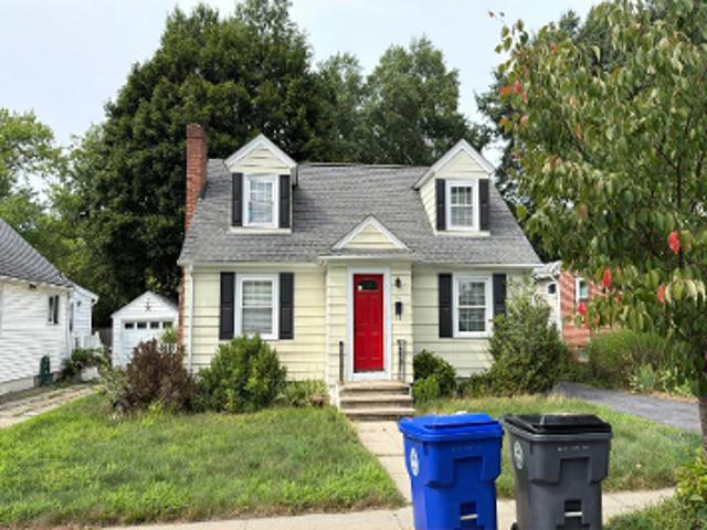 Isabella Ave