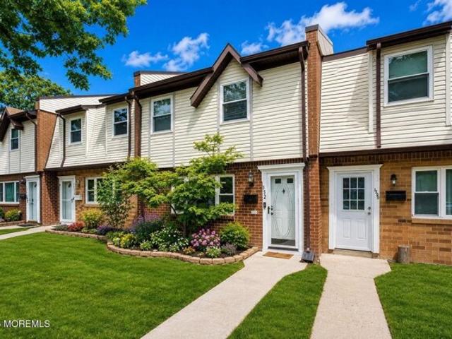 Isabella Ct, Brick, Home For Sale