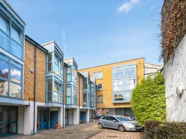 Isabella Mews, De Beauvoir Town, London, N1 4DZ, United Kingdom | 2 bed townhouse for rent #139475198 | Rentberry