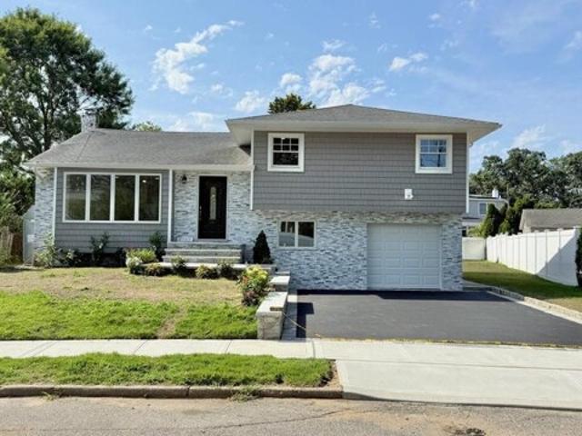Isabelle Ct, North Bellmore, Home For Sale