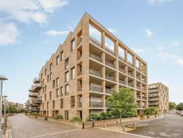 Isambard Court, Paddlers Avenue. 1 bed apartment for sale £4.