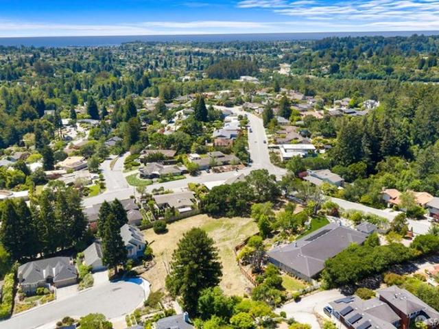 Isbel Dr, Santa Cruz, CA 95060