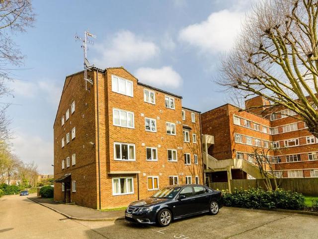 Isis Close, Putney, London, SW15 1 bed flat to rent £2,500 pcm £577 pw