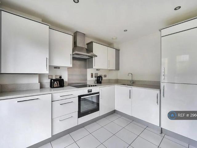 Isis House, London, SE20 2 bed flat to rent £2,150 pcm £496 pw