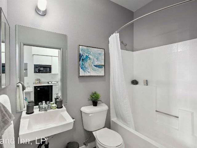 Island Ave Studio Apartment for Rent at 202 Island Ave, San Diego, CA 92101 Marina