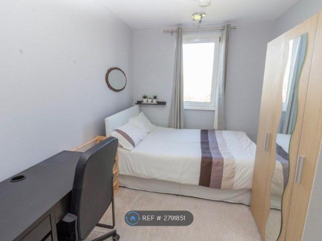 Island Gardens, London E14, Room to rent, £600 pcm | PrimeLocation
