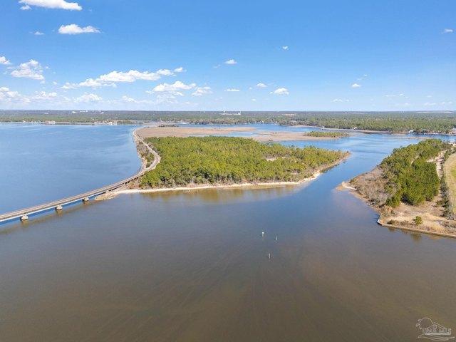 Island Delmonte Dr, Milton, FL 32583