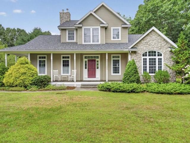 Island Pond Rd, Derry, Home For Sale