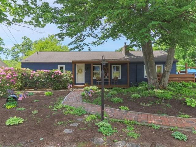 Island Pond Rd, Hampstead, Home For Sale