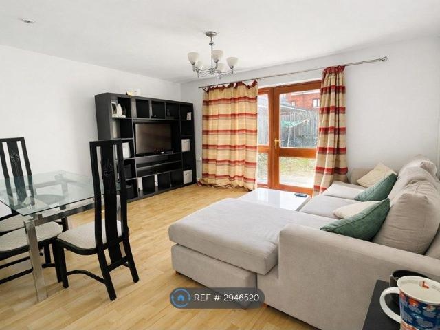 Island Road, London SE16, 3 bed terraced house to rent, £2,900 pcm | PrimeLocation