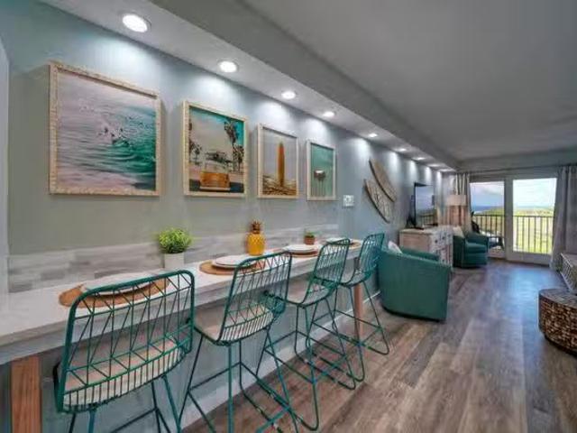 Island Retreat Court