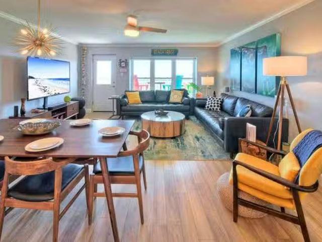 Island Retreat Court