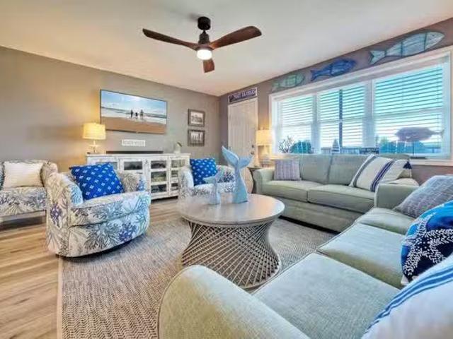 Island Retreat Court