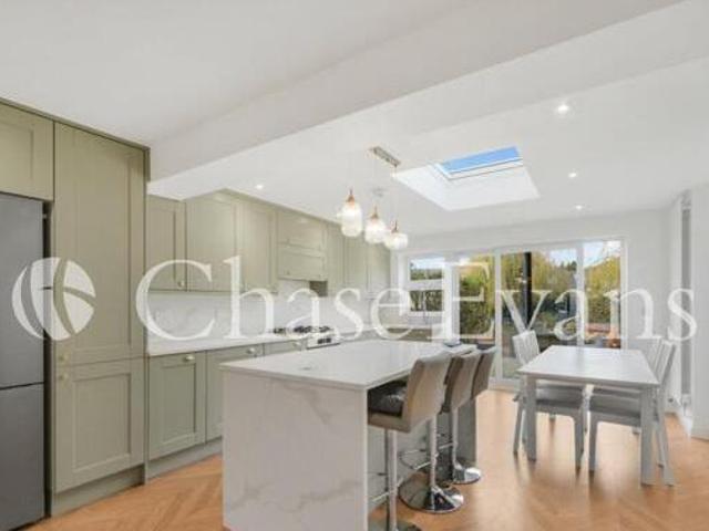 Isle Of Dogs, London, 4 Bedroom Terraced