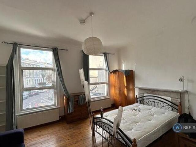 Isledon Road, London, 3 Bedroom Flat