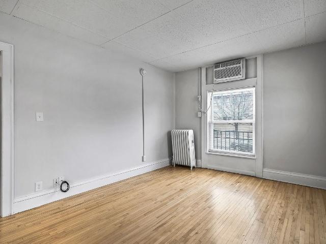 Isles West 2 Bedroom Apartment for Rent at 1115 W 28th St, Minneapolis, MN 55408 Uptown