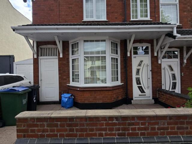Islington Gates, Fleet Street, City. 5 bed semi detached house to rent £1,300 pcm £300 pw