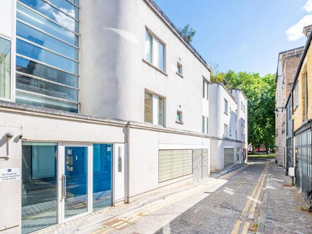 Islington Green, Angel, London, N1 2 bed flat to rent £3,850 pcm £888 pw