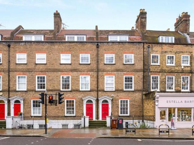 Islington Green, London, N1 3 bed flat to rent £4,250 pcm £981 pw