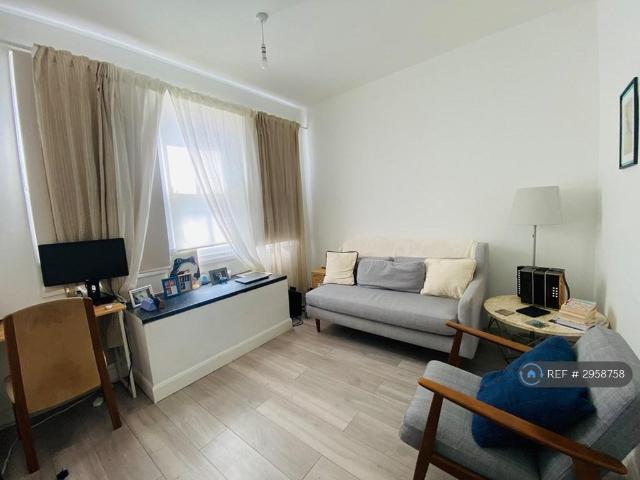 Islington, London, N1 2 bed flat to rent £2,575 pcm £594 pw