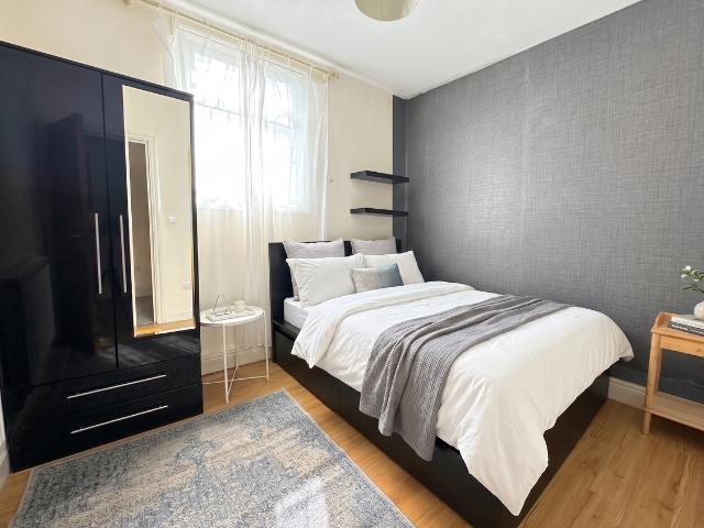 Islington N1, 3 bed flat to rent, £3,000 pcm | PrimeLocation