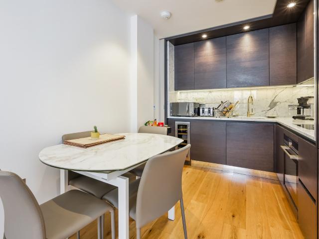Islington Square, London, N1 | £3,500 PCM | To let