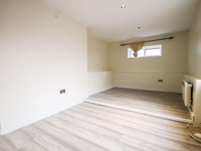 Islip Manor Road, Northolt UB5, Studio to rent, £1,100 pcm | PrimeLocation
