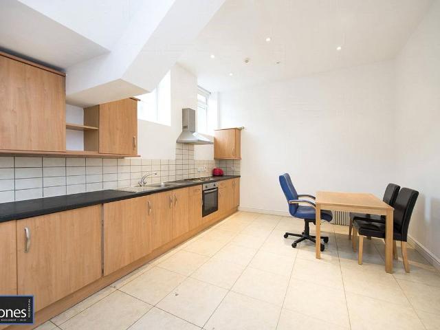 Islip Street, Kentish Town, London NW5, 3 bed flat to rent, £3,500 pcm | PrimeLocation